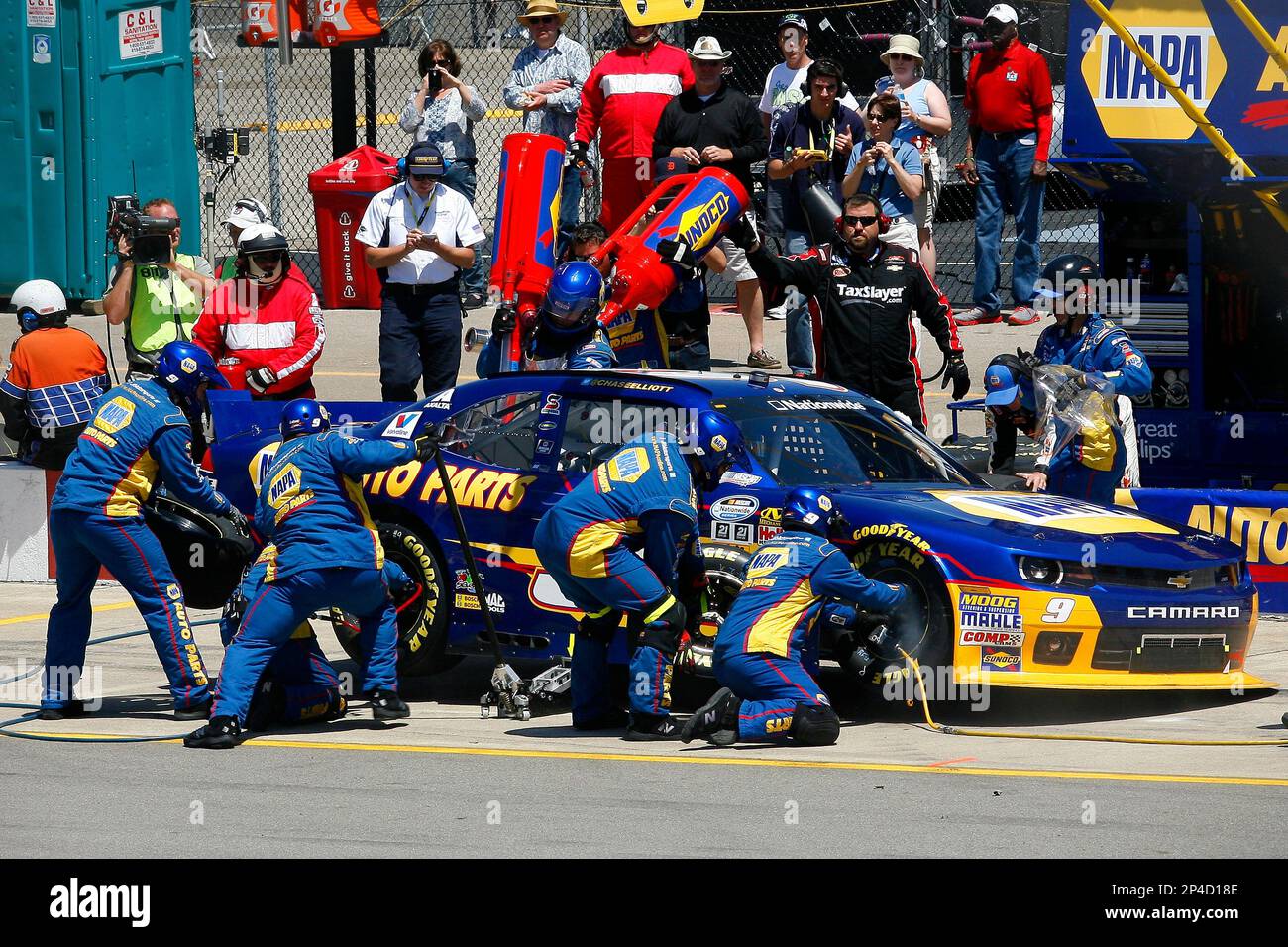 Chase Elliott makes a pit stop during the NASCAR Nationwide Series ...