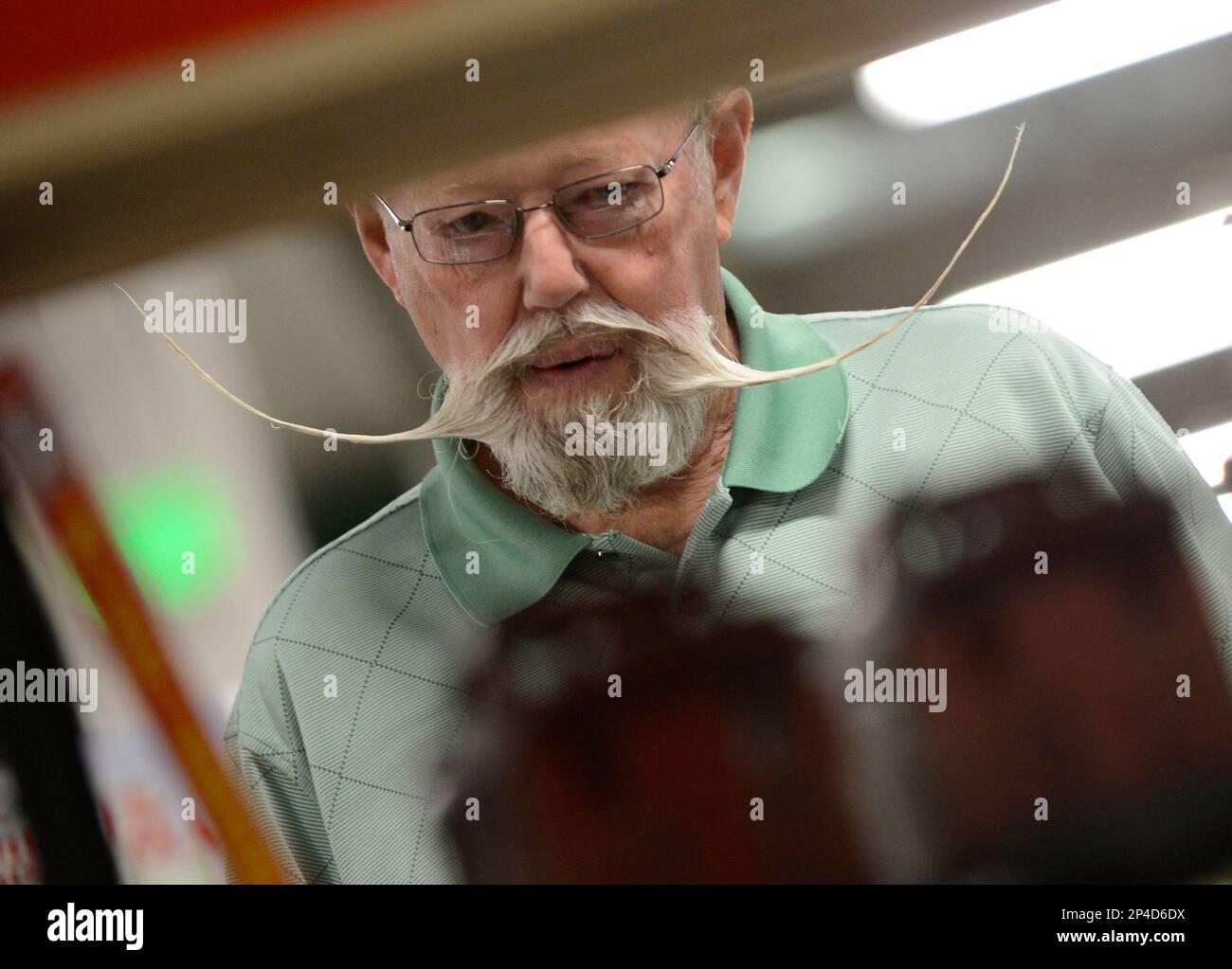 Bob Kyle of Colorado Springs checks out an HO scale display at the ...