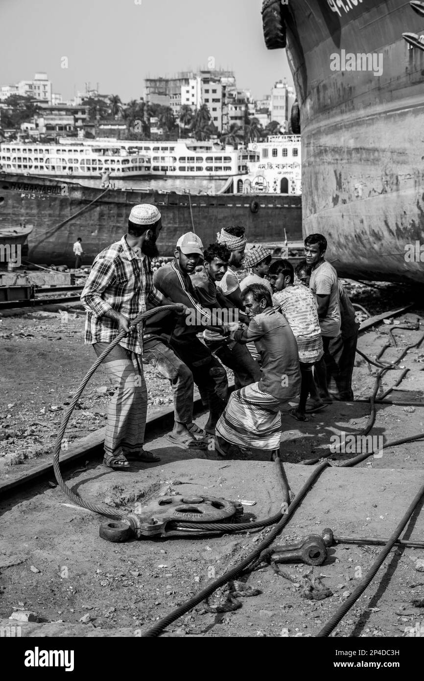 Photo documentary on working people in the shipyard. The shipyards ...