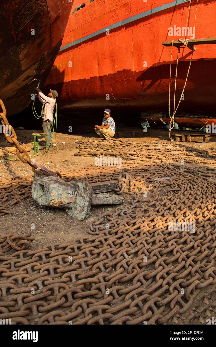 Photo documentary on working people in the shipyard. The shipyards ...