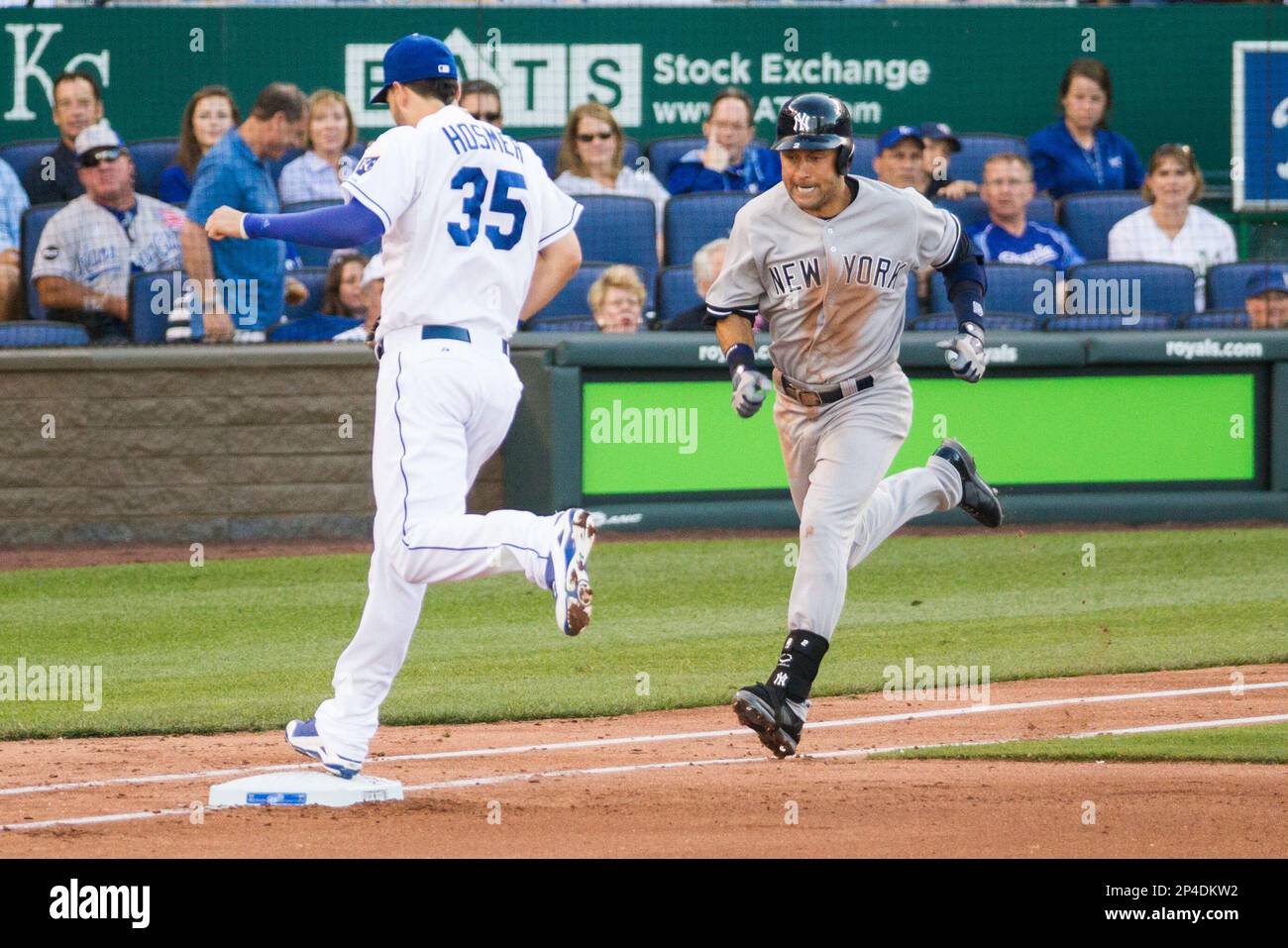 June 7, 2014: New York Yankees shortstop Derek Jeter (2) can't reach ...