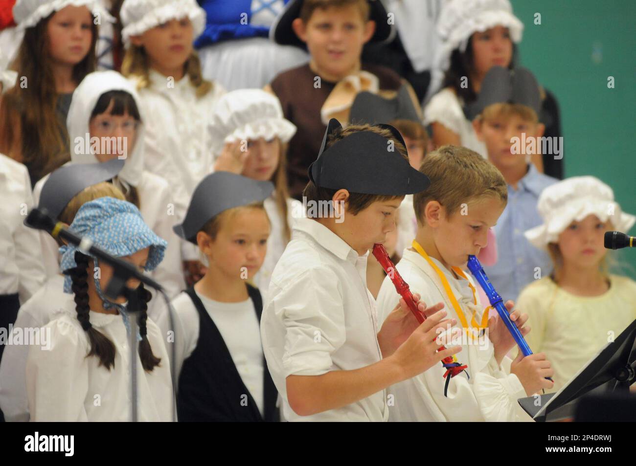 From left, Eaton Elementary School fourth graders Brad Sweeter and ...