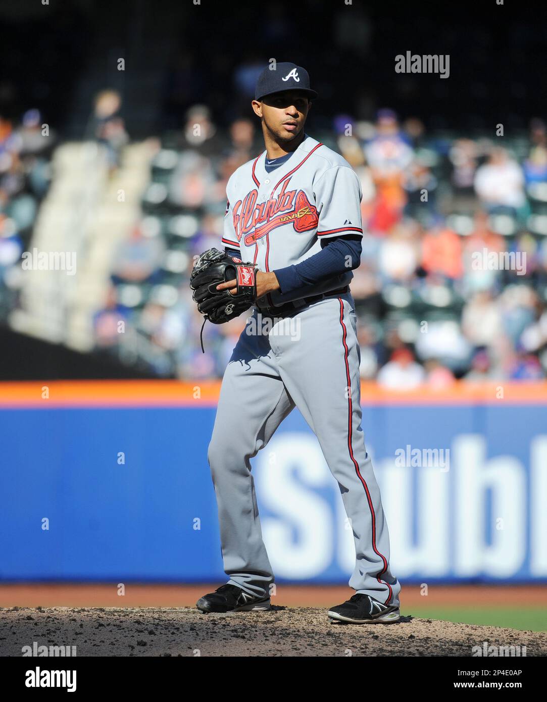 Atlanta Braves pitcher Anthony Varvaro (38) during game against the New ...
