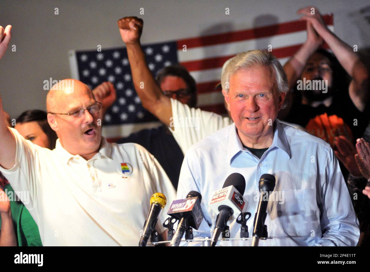 Former Alabama Congressman Parker Griffith talks to his supporters at ...