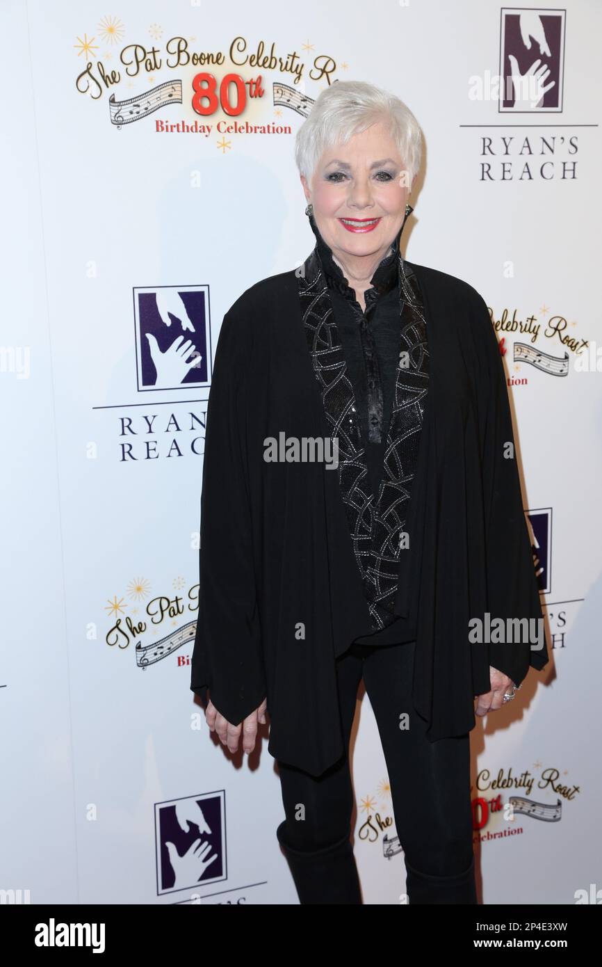 Photo by: JMA/STAR MAX/IPx6/1/14Shirley Jones at The Pat Boone 80th ...
