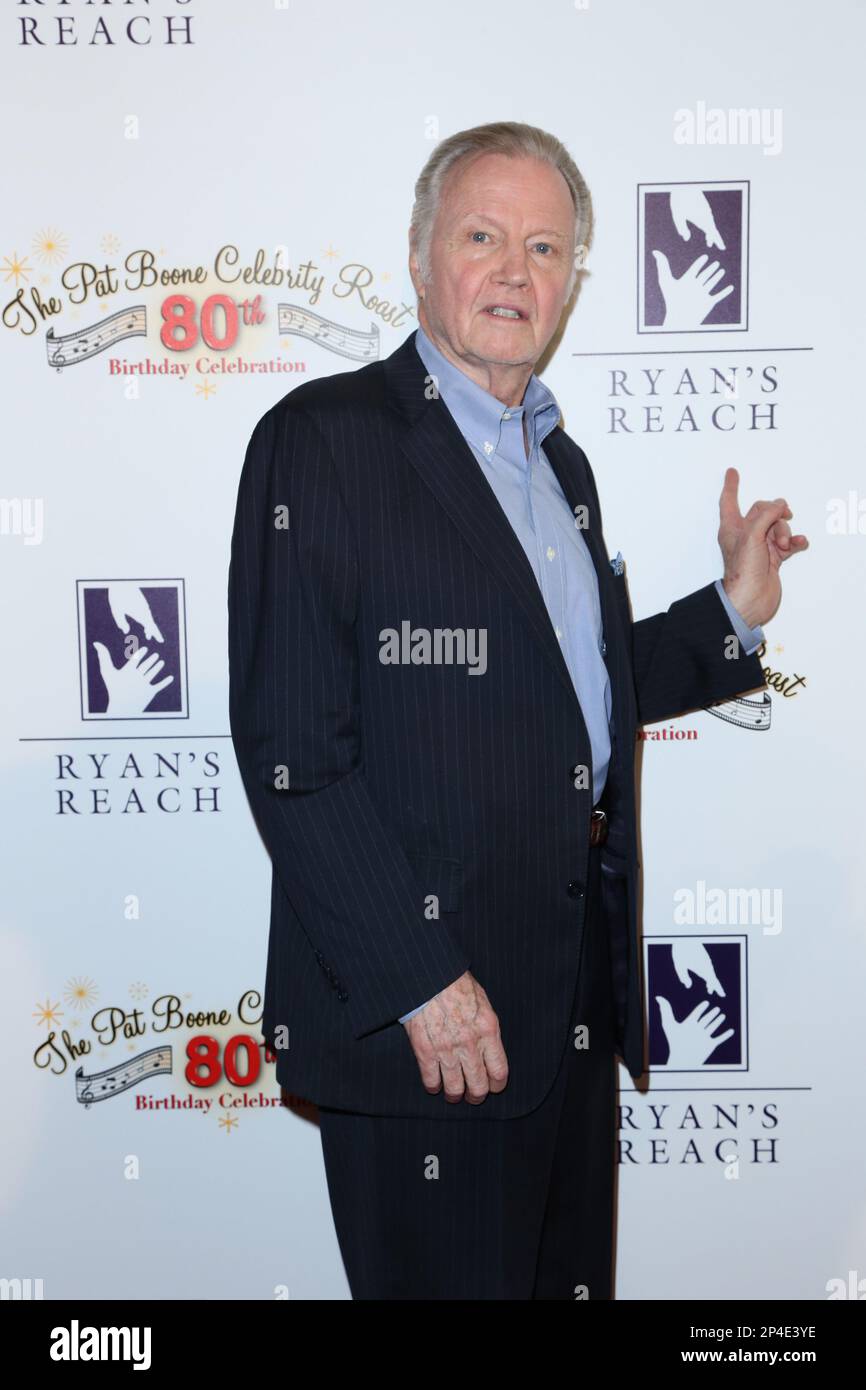 Photo by: JMA/STAR MAX/IPx6/1/14Jon Voight at The Pat Boone 80th ...