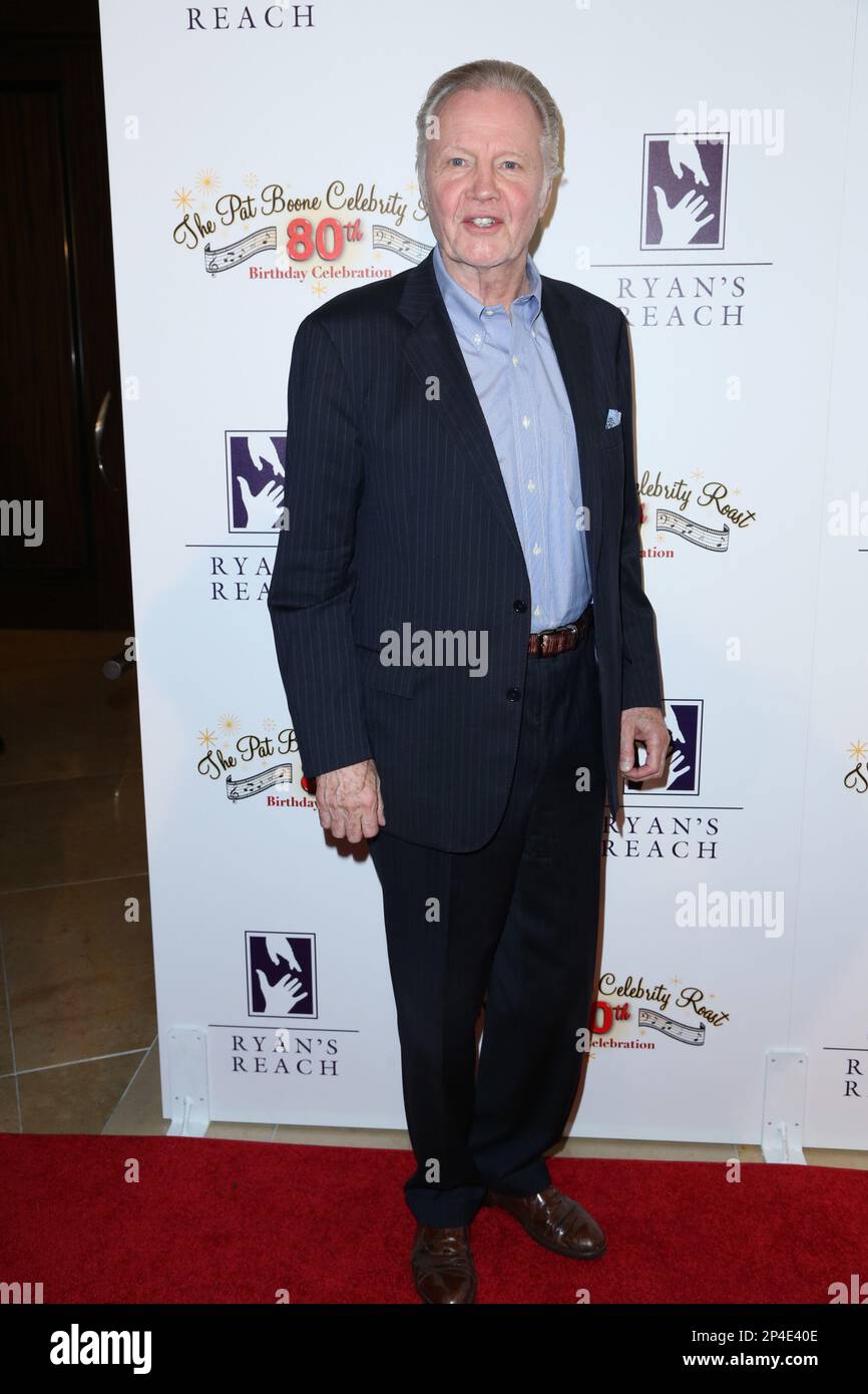 Photo by: JMA/STAR MAX/IPx6/1/14Jon Voight at The Pat Boone 80th ...