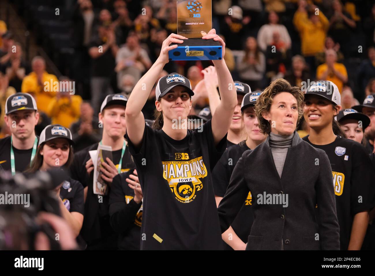 Caitlin clark award hi-res stock photography and images - Alamy