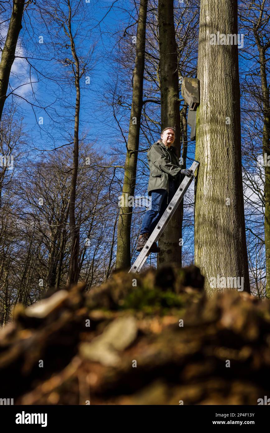 Kropp, Germany. 28th Feb, 2023. Matthias Göttsche from the Faunistic ...