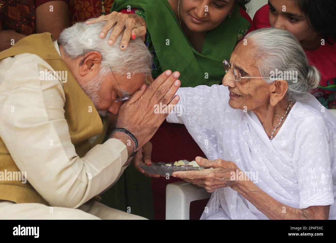 90-year-old Hiraben blesses her son and India's next prime minister ...