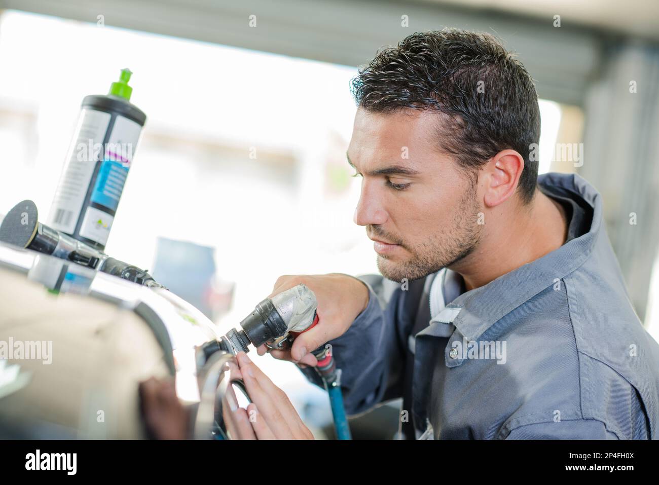Car bodyshop hi-res stock photography and images - Alamy