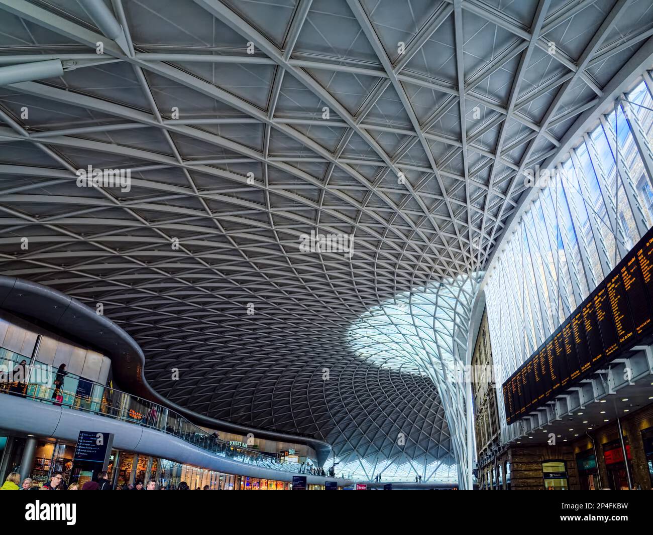 Kings cross station concourse hi-res stock photography and images - Alamy