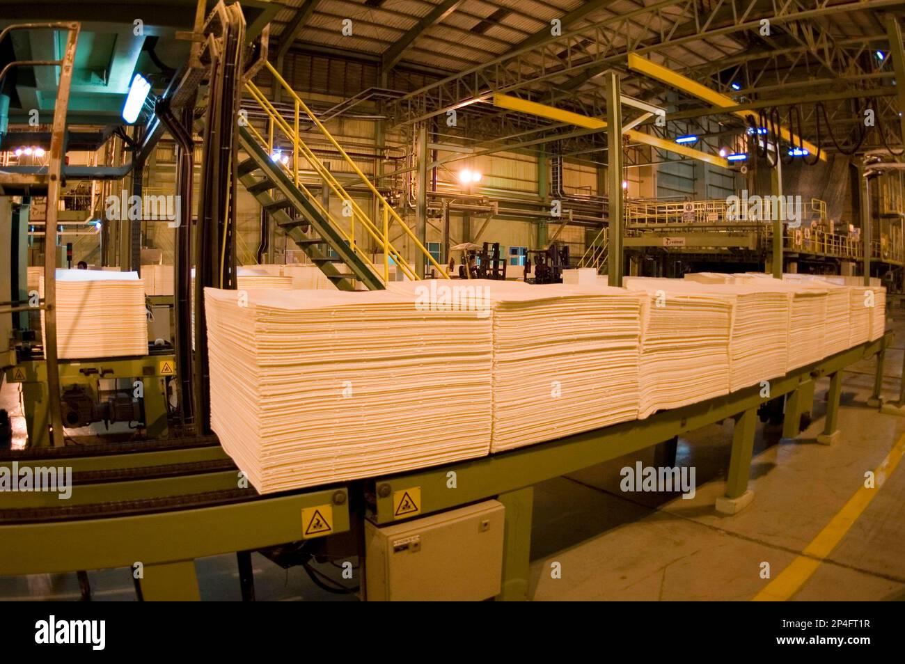 Paper mill, Paper mills, Paper packaging on conveyor, Riau Pulp and ...