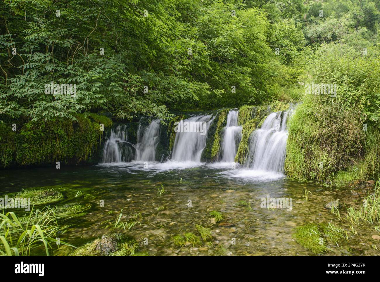 Derbyshire waterfall hi-res stock photography and images - Alamy