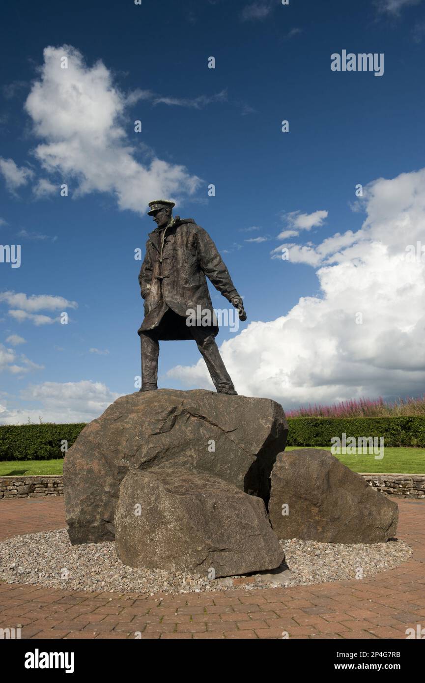 Memorial statue, Colonel Sir Archibald David Stirling, founder of the ...