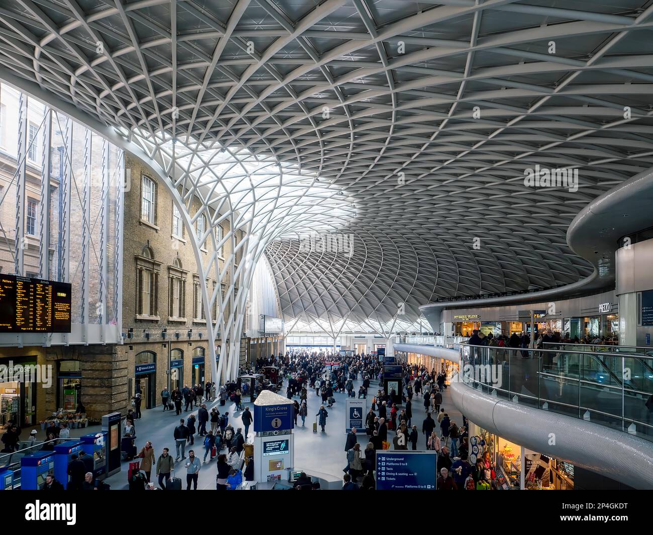 Deserted kings cross hi-res stock photography and images - Alamy