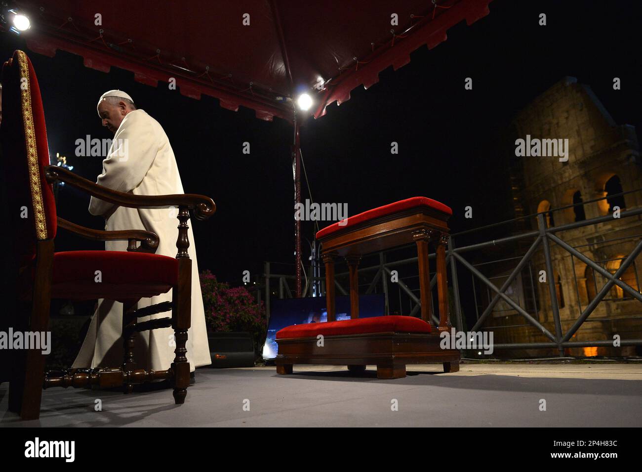 Pope Francis presides over the Via Crucis (Way of the Cross) torchlight ...