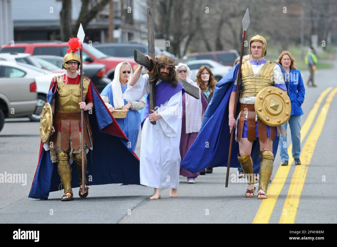 Brandon Herling, Beaver Meadows, Pa., left, portrays a centurion, Jeff ...