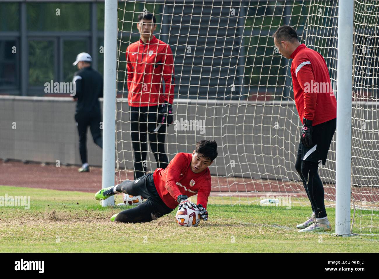 Changchuan Yatai Football Club conducts the training to prepare for the ...