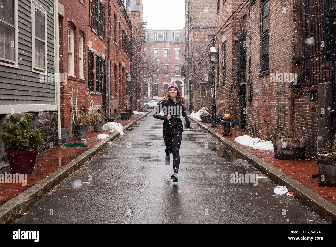 Female runner girl running jumping hi-res stock photography and images ...