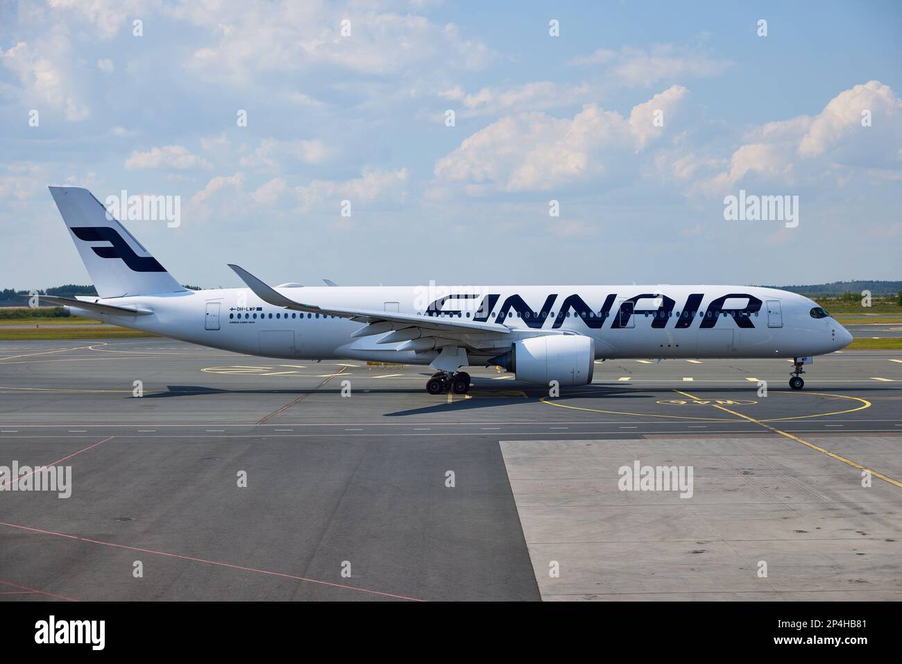 Finnair plane, Airbus A350-900 Stock Photo - Alamy