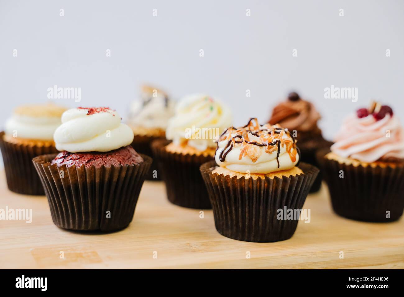 Side view yummy cupcakes hi-res stock photography and images - Alamy