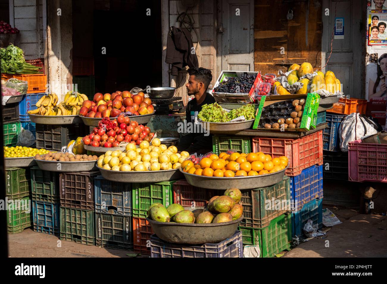 India, Rajasthan, Bikaner, Kote gate, fruit and vegetable stall Stock ...