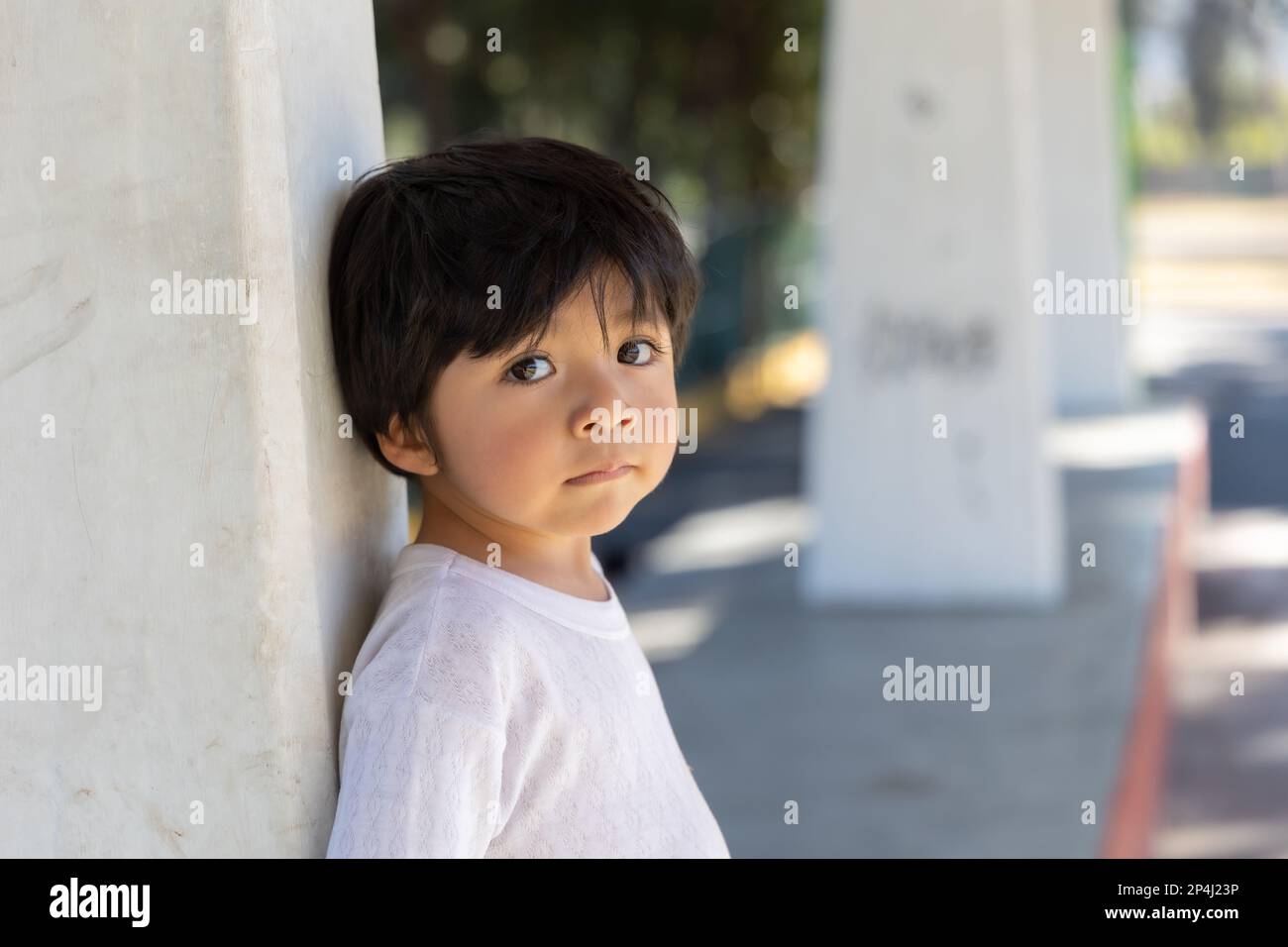 Child looking into camera hi-res stock photography and images - Alamy
