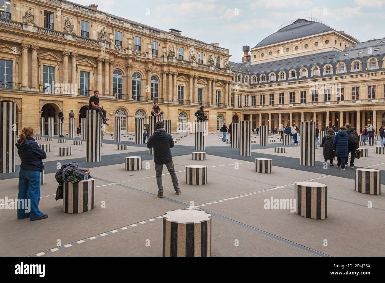 Colonnes hi-res stock photography and images - Alamy
