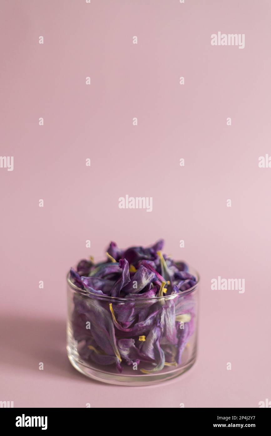 Petals in glass hi-res stock photography and images - Alamy
