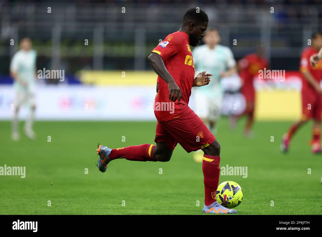 Samuel Umtiti of Us Lecce looks on during the Serie A match beetween Fc ...