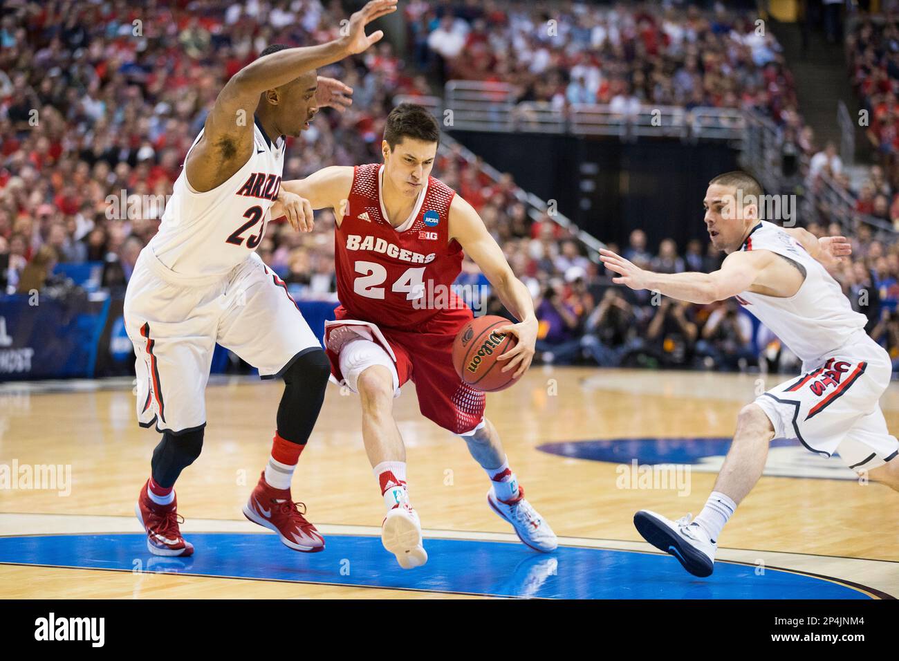 Wisconsin Badgers guard Bronson Koenig (24) handles the ball during a ...
