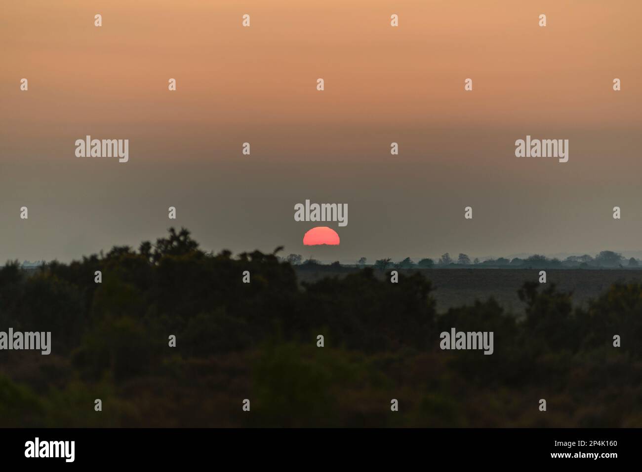 Red sun hi-res stock photography and images - Alamy