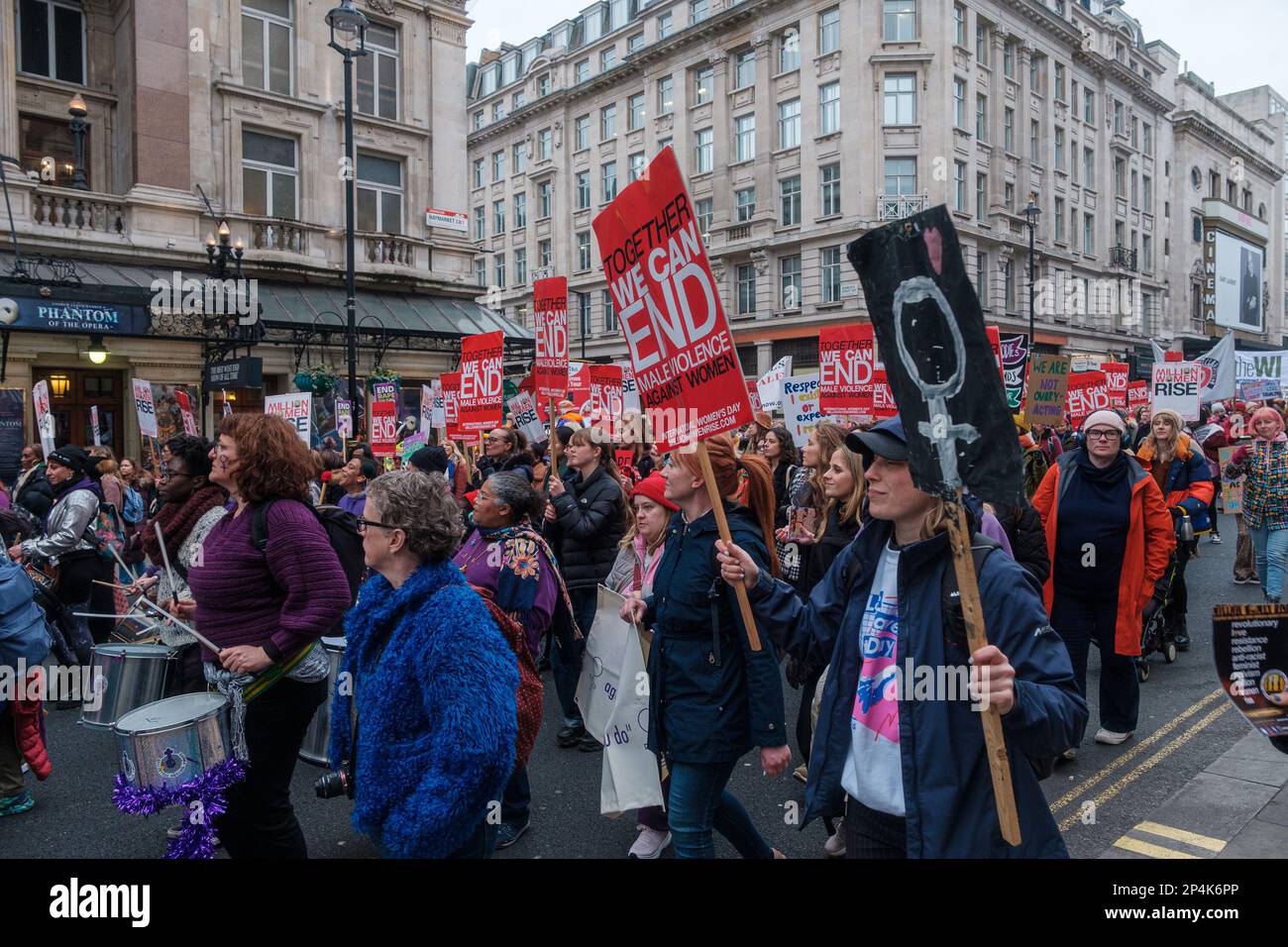 Protext women hi-res stock photography and images - Alamy