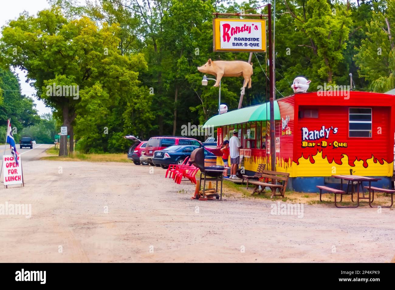 A barbeque / BBQ / Bar-B-Que restaurant in the US, open for lunch ...