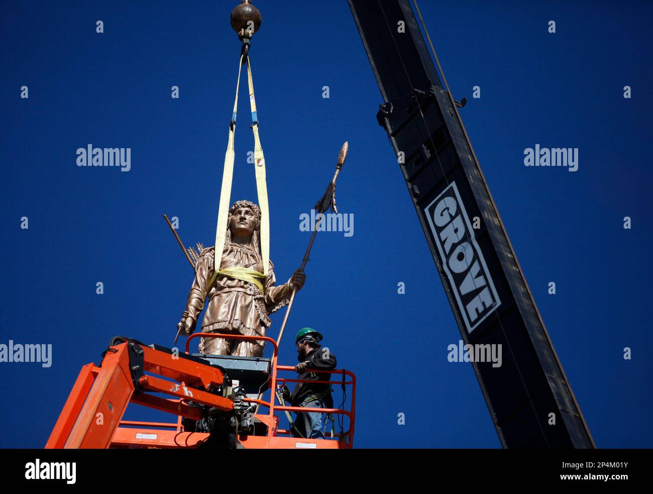 The Chief Wapello statue is removed from the Wapello County Courthouse ...