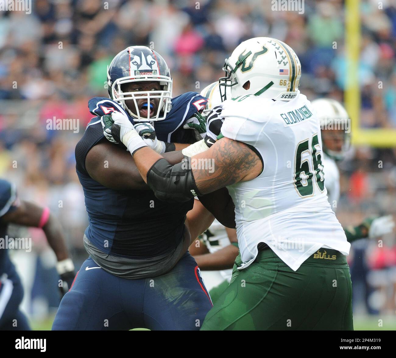 University of Connecticut Huskeys defensive lineman Shamar Stephen (59 ...