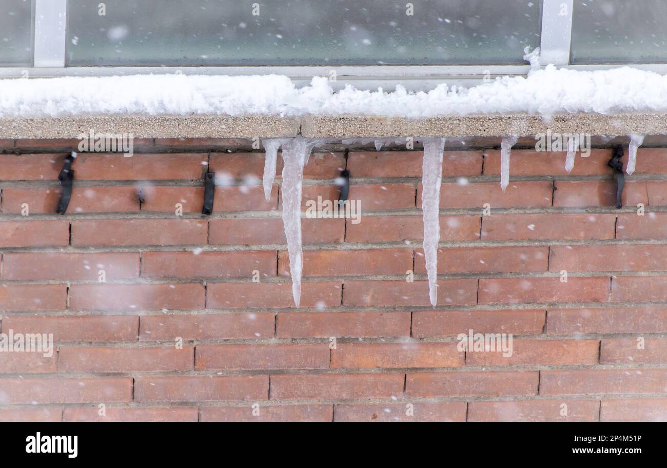 Brick ledge in wall hi-res stock photography and images - Alamy