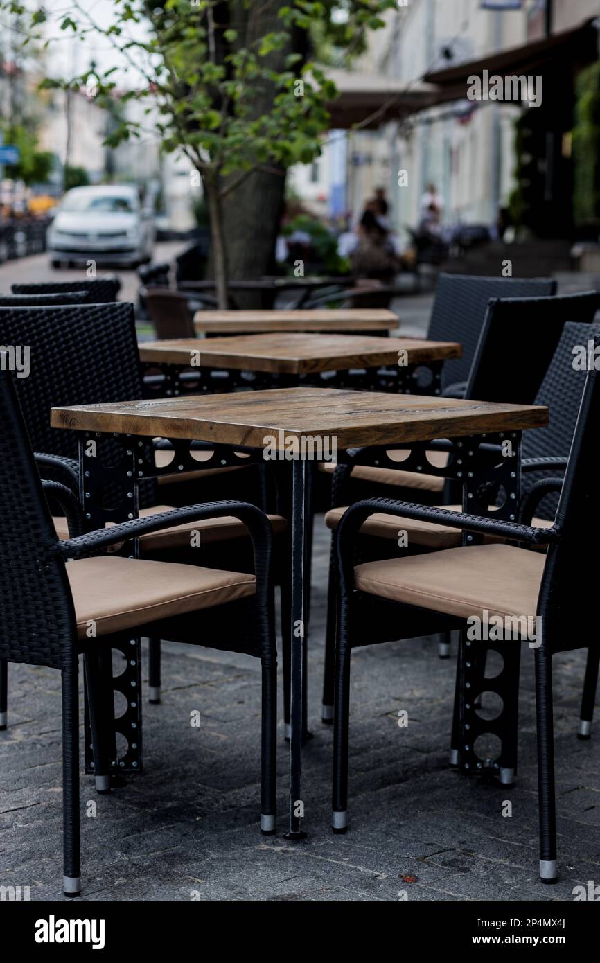 Street cafe. Cozy outdoor restaurant Stock Photo - Alamy