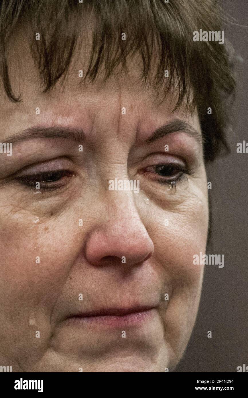 Debbie Cherry, right, mother of the late Sgt. Dwayne "Wayne" Cherry of ...