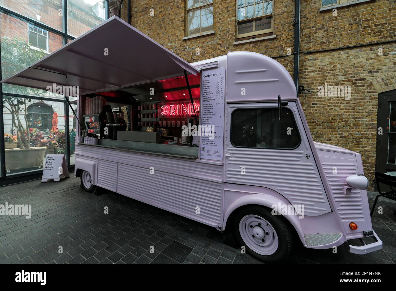 London coffee truck hi-res stock photography and images - Alamy