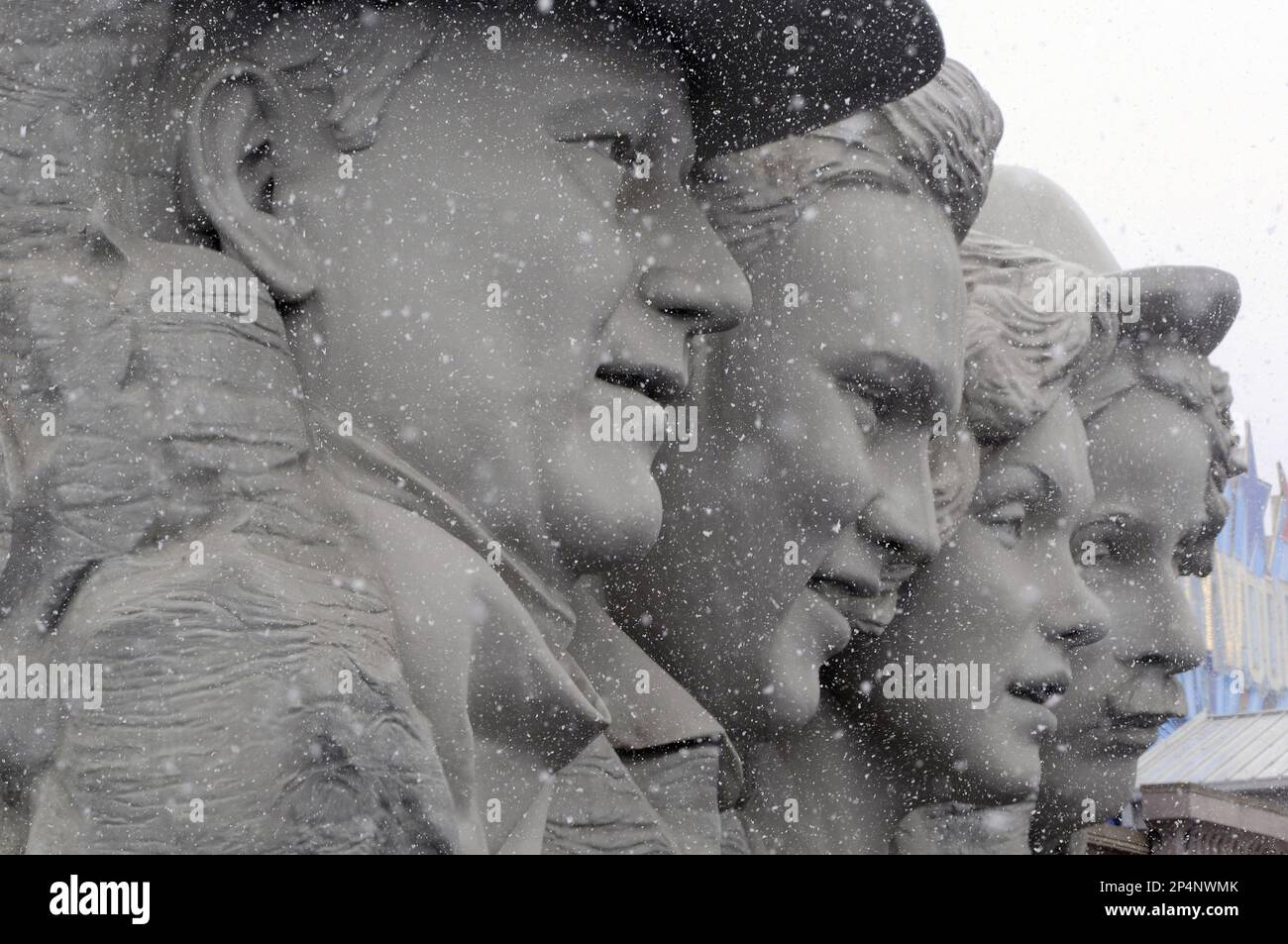 Snow falls at the Hollywood Wax Museum in Pigeon Forge, Tenn ...