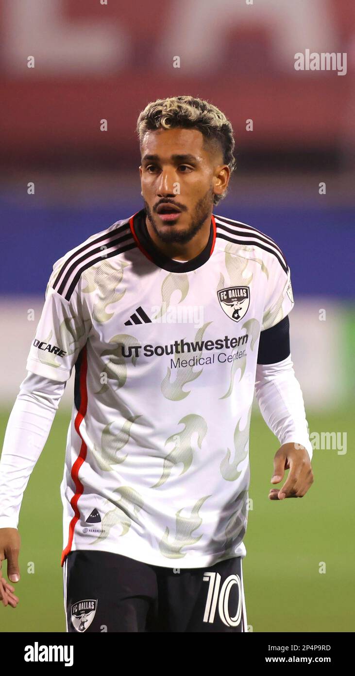 FC Dallas forward Jesús Ferreira looks toward the goal during the first ...