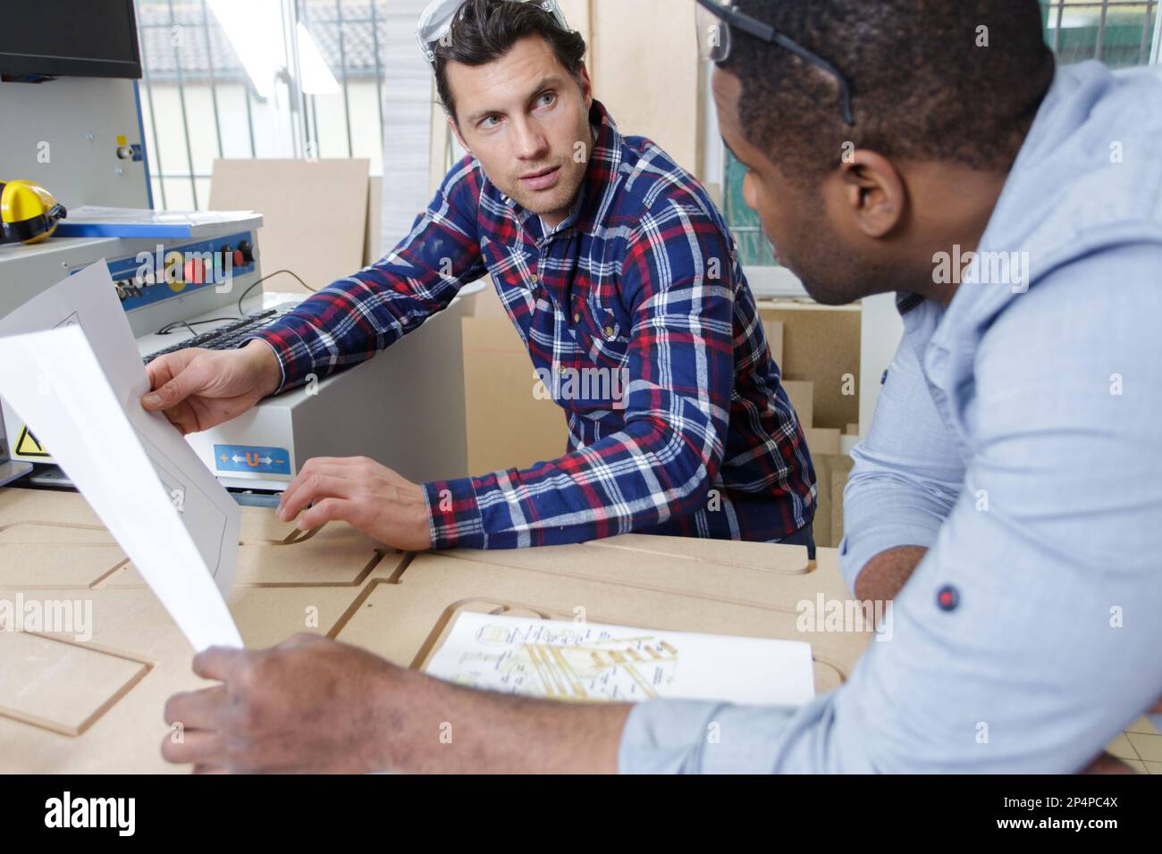 Manager supervisor trainee hi-res stock photography and images - Alamy