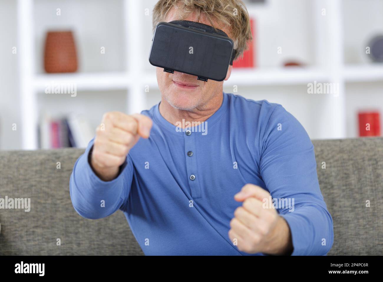 Car racing online hi-res stock photography and images - Alamy