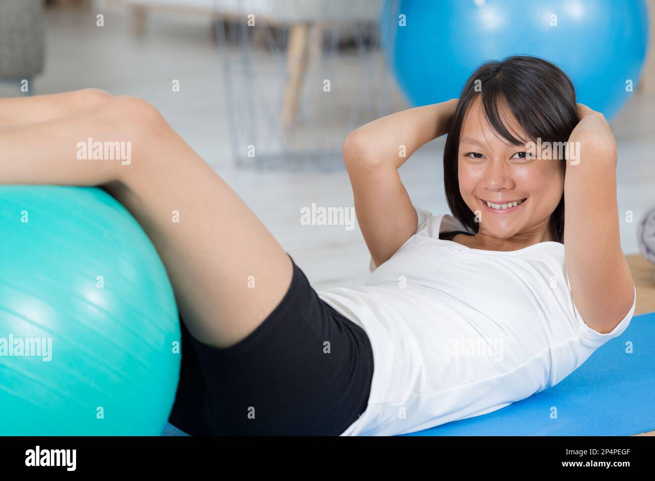 Abdominal crunch hi-res stock photography and images - Alamy