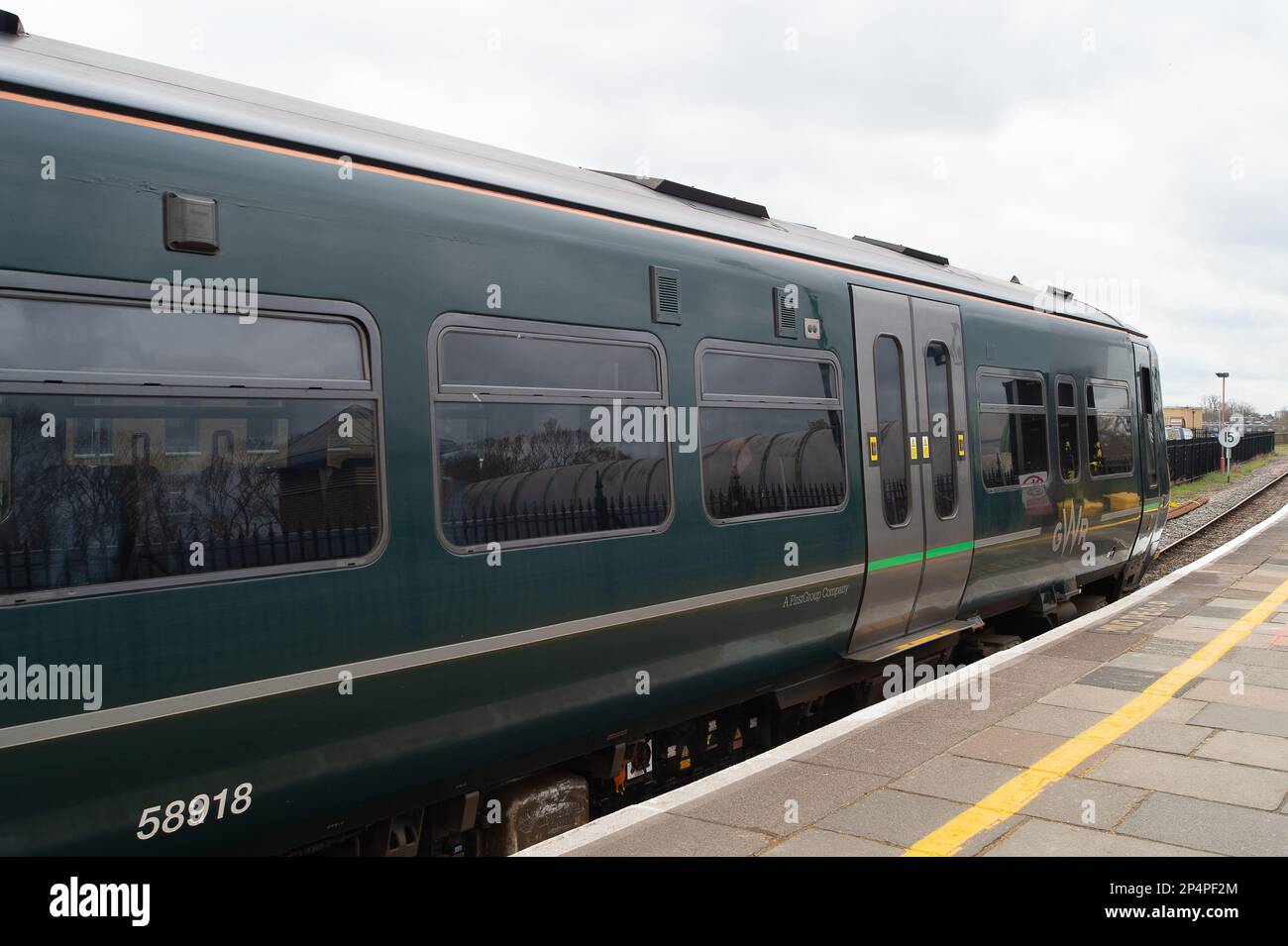 Windsor, Berkshire, UK. 6th March, 2023. A GWR train at Windsor Central ...