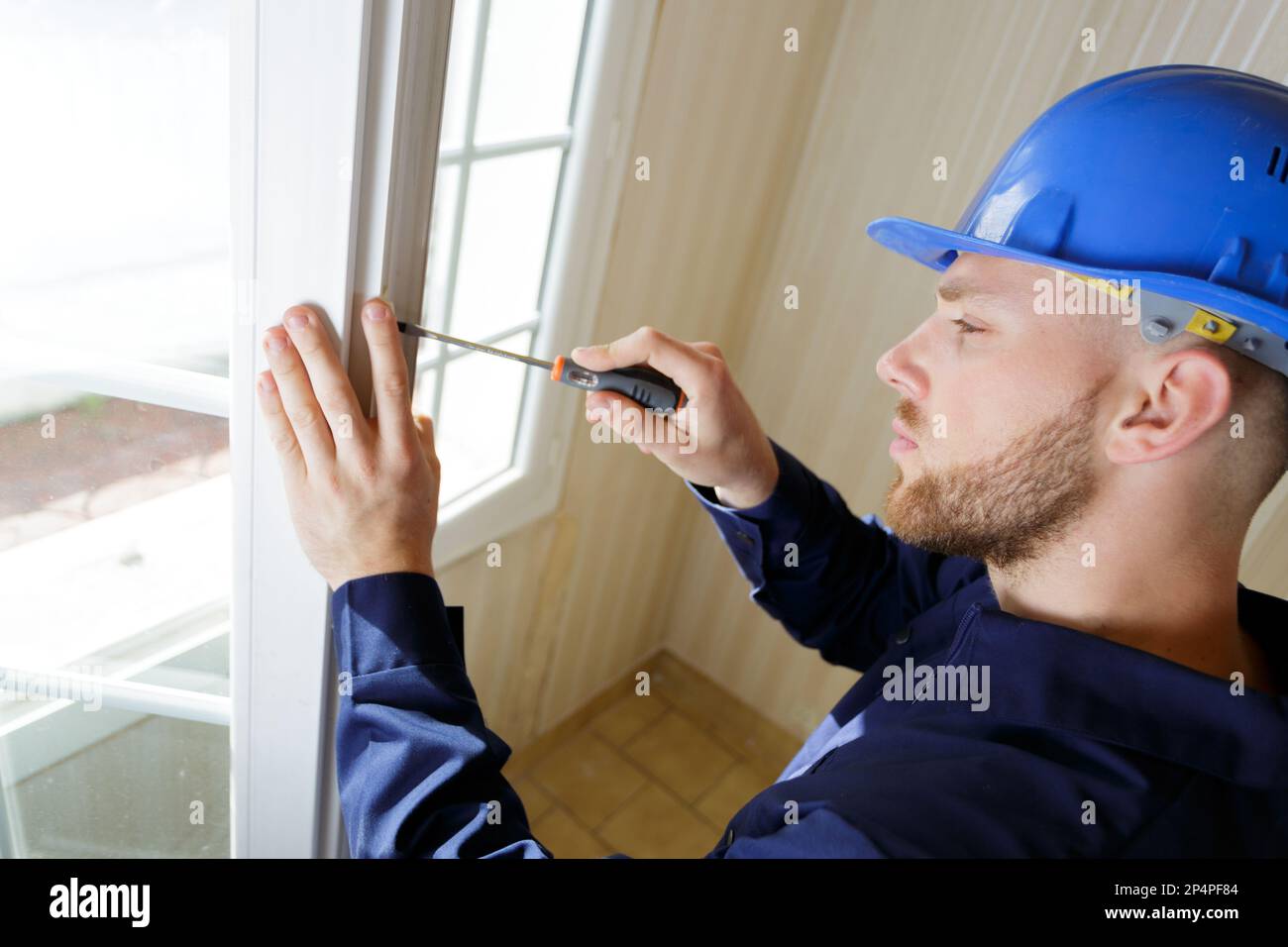 Electrical engineer india hi-res stock photography and images - Alamy