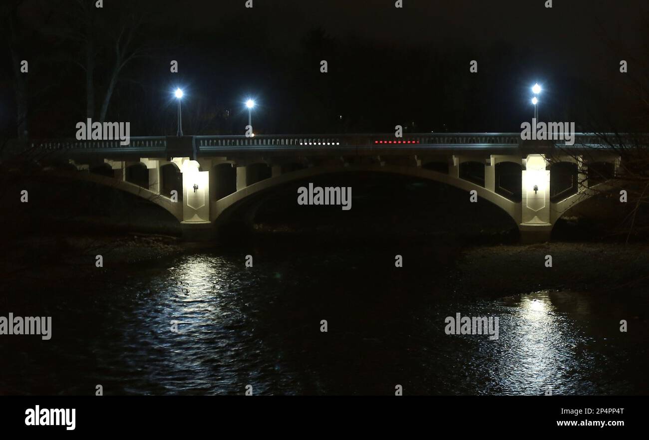The Oregon Trail Memorial Bridge, which serves Capitol Boulevard in ...