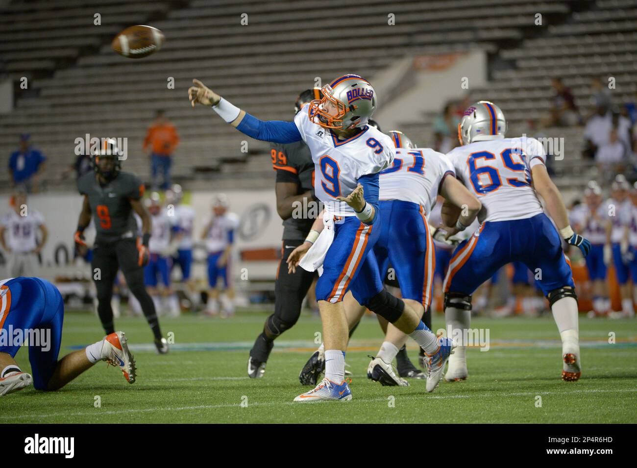 Jacksonville Bolles quarterback Joe Edden (9) throws a pass during the Class 4A state high ...